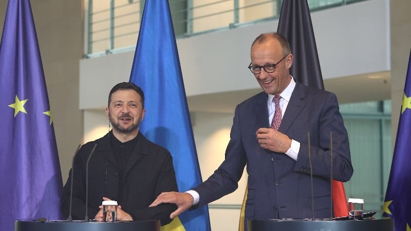 Germany Offers to Help Ukraine Develop Long-Range Missiles, Commits €5 Billion Military Aid