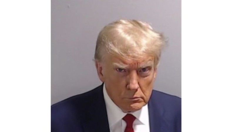 Epic Troll: Trump Hangs Mug Shot In Gold Frame At Oval Office Entrance
