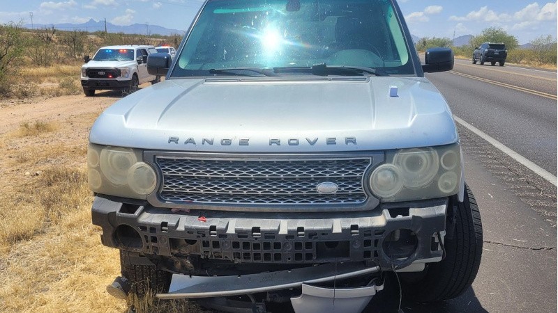 Suspect Smuggling Child Crashes Into Another Vehicle During High Speed