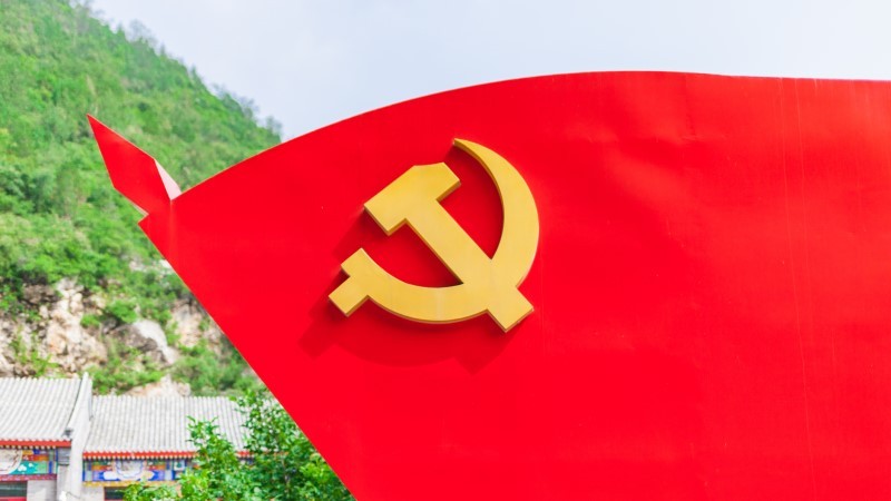 Report: Tim Walz Dated Daughter Of ‘Important CCP Official’ During ...