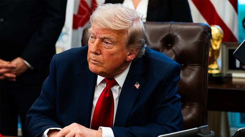 Trump Announces Meeting with Adversarial ‘SignalGate’ Atlantic Editor ...