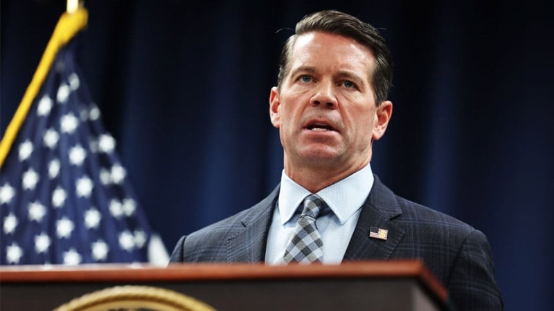 Top FBI Official Forced Out After Criticizing Trump Targeting Agents ...