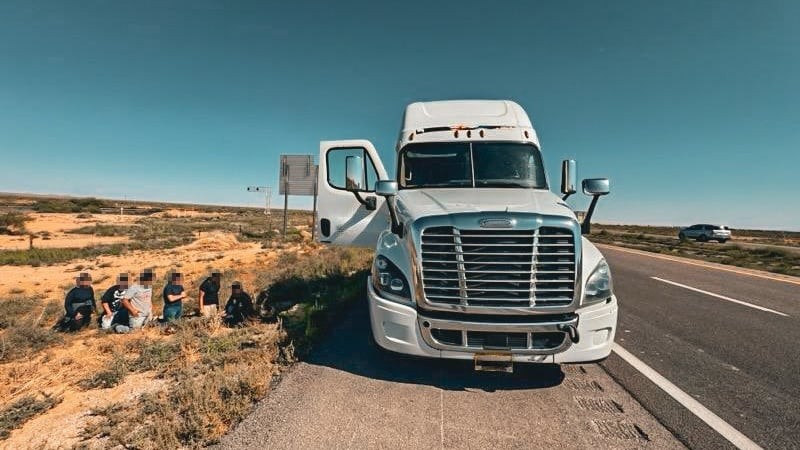 Border Patrol Finds 23 Illegals Being Smuggled in Big Rig